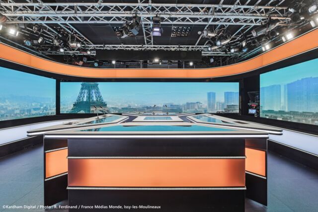 LED & LCD Digital Video Wall & Display Solutions - Leyard